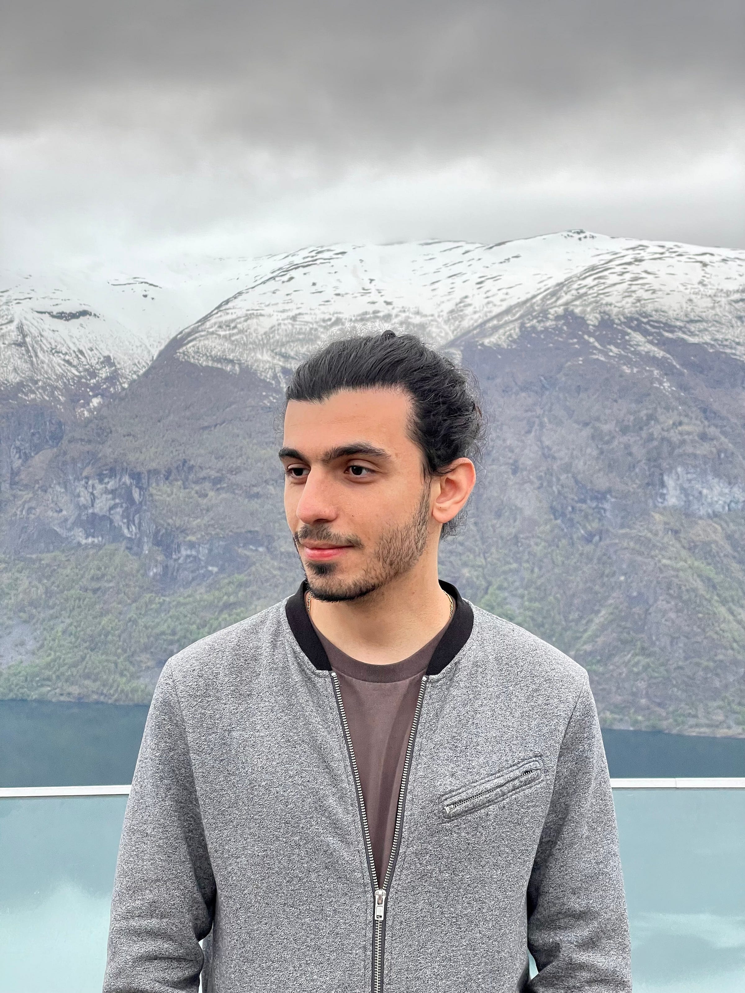 Albert Asratyan – Medium
