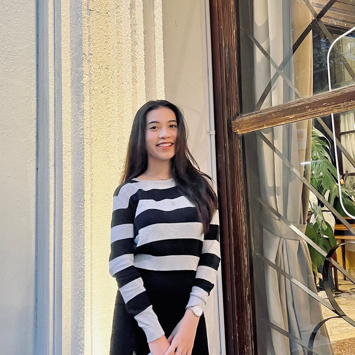 Yessa Herfiza – Medium