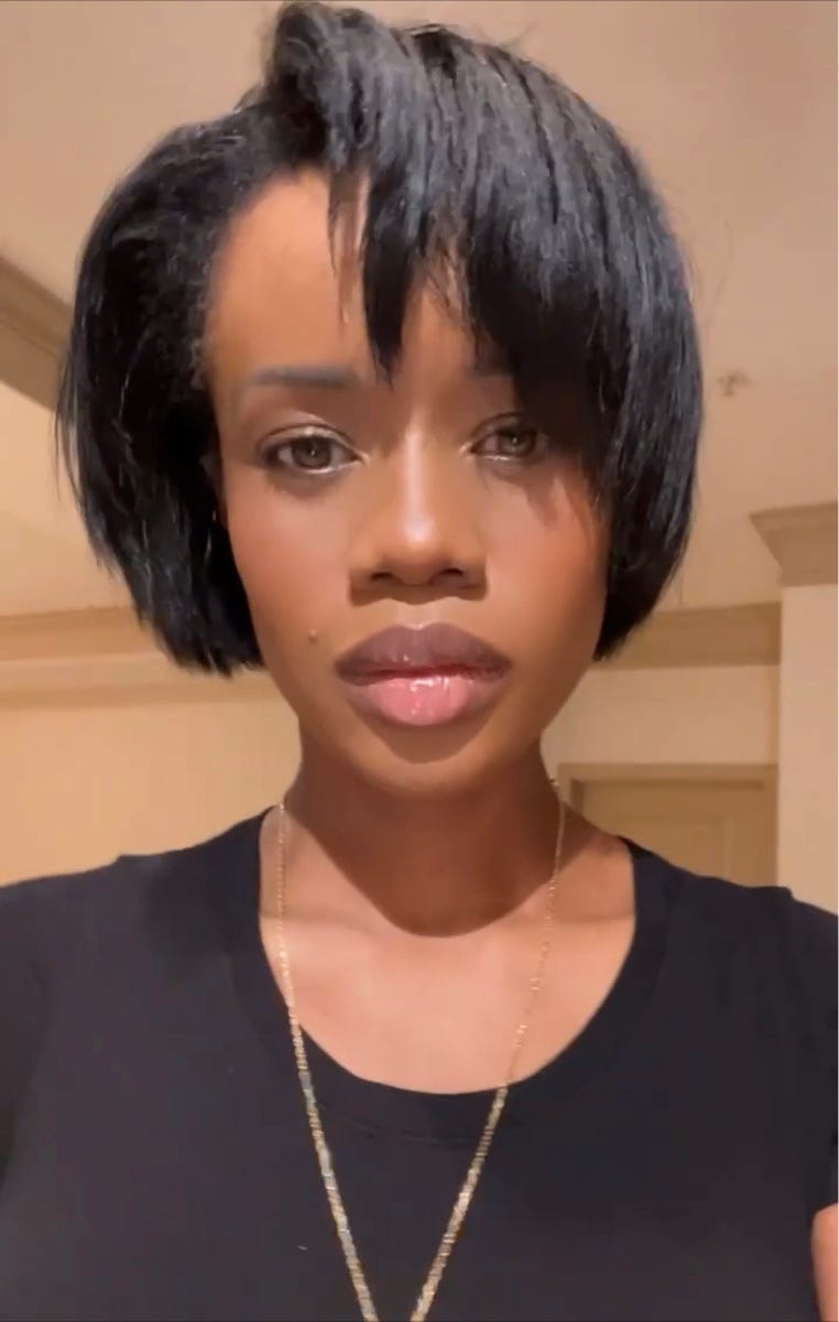 Elodie Ivala – Medium