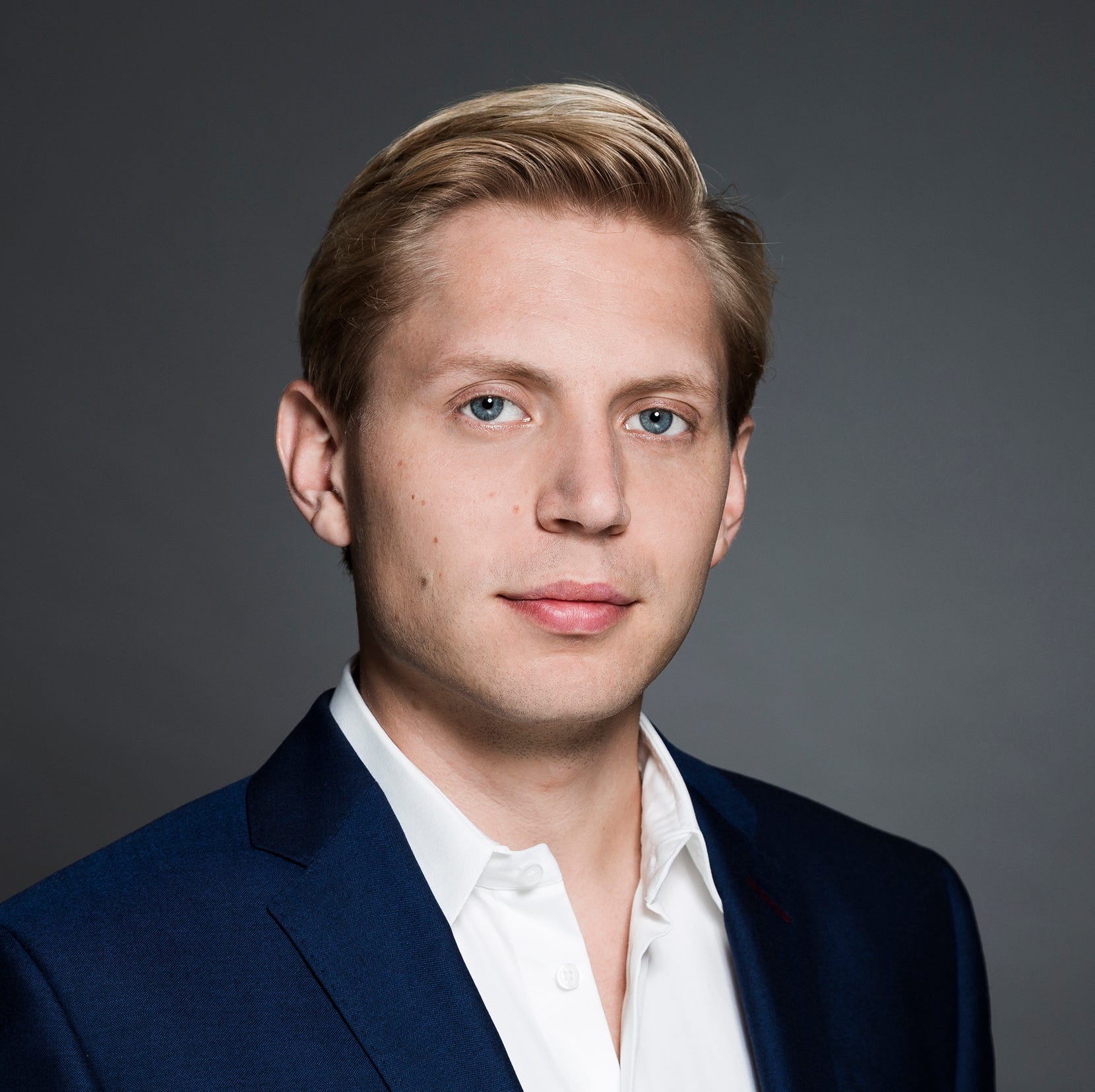Aaron Bichler – Medium