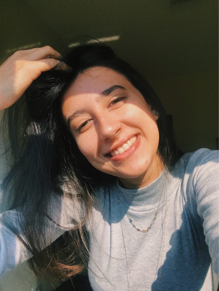 Allana Medeiros – Medium