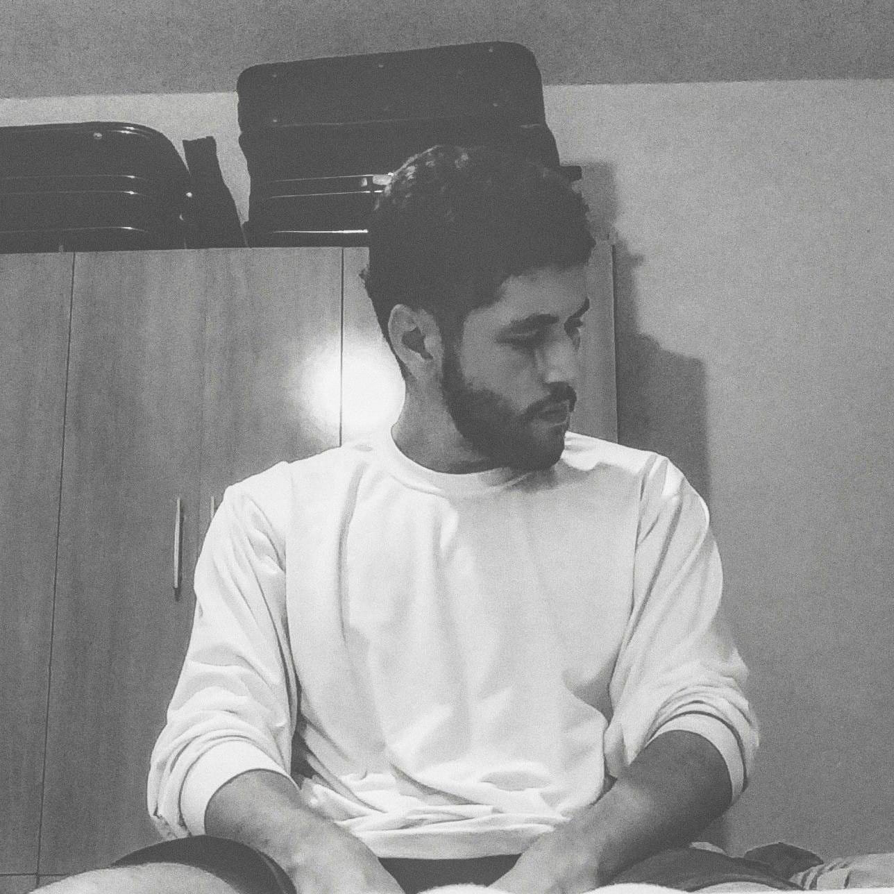 Marcelo R. Micheloni – Medium