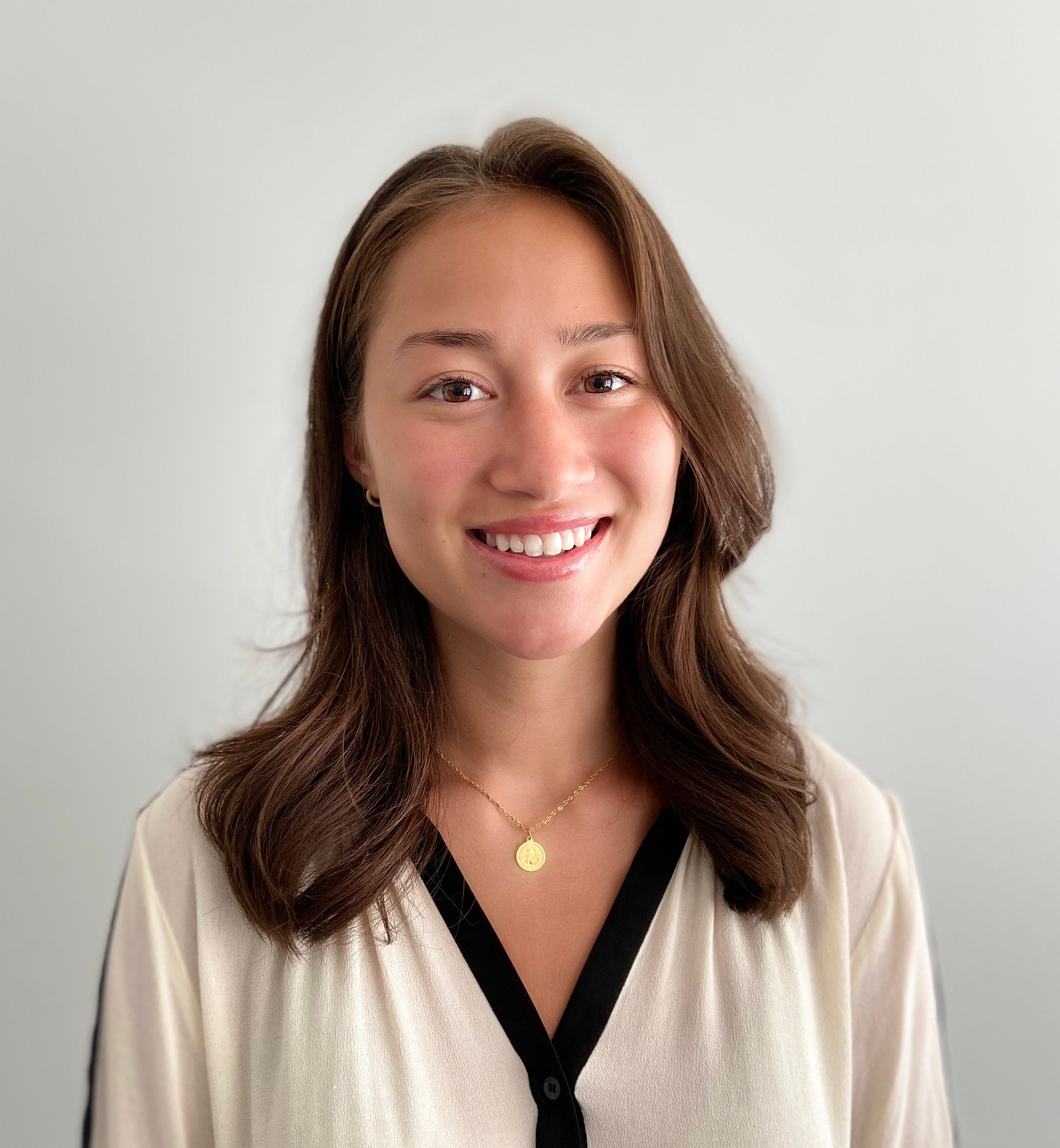 Kelly To – Medium