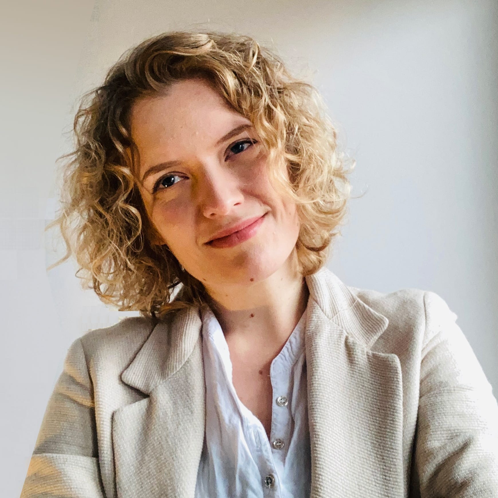 Alexandra Kovács – Medium