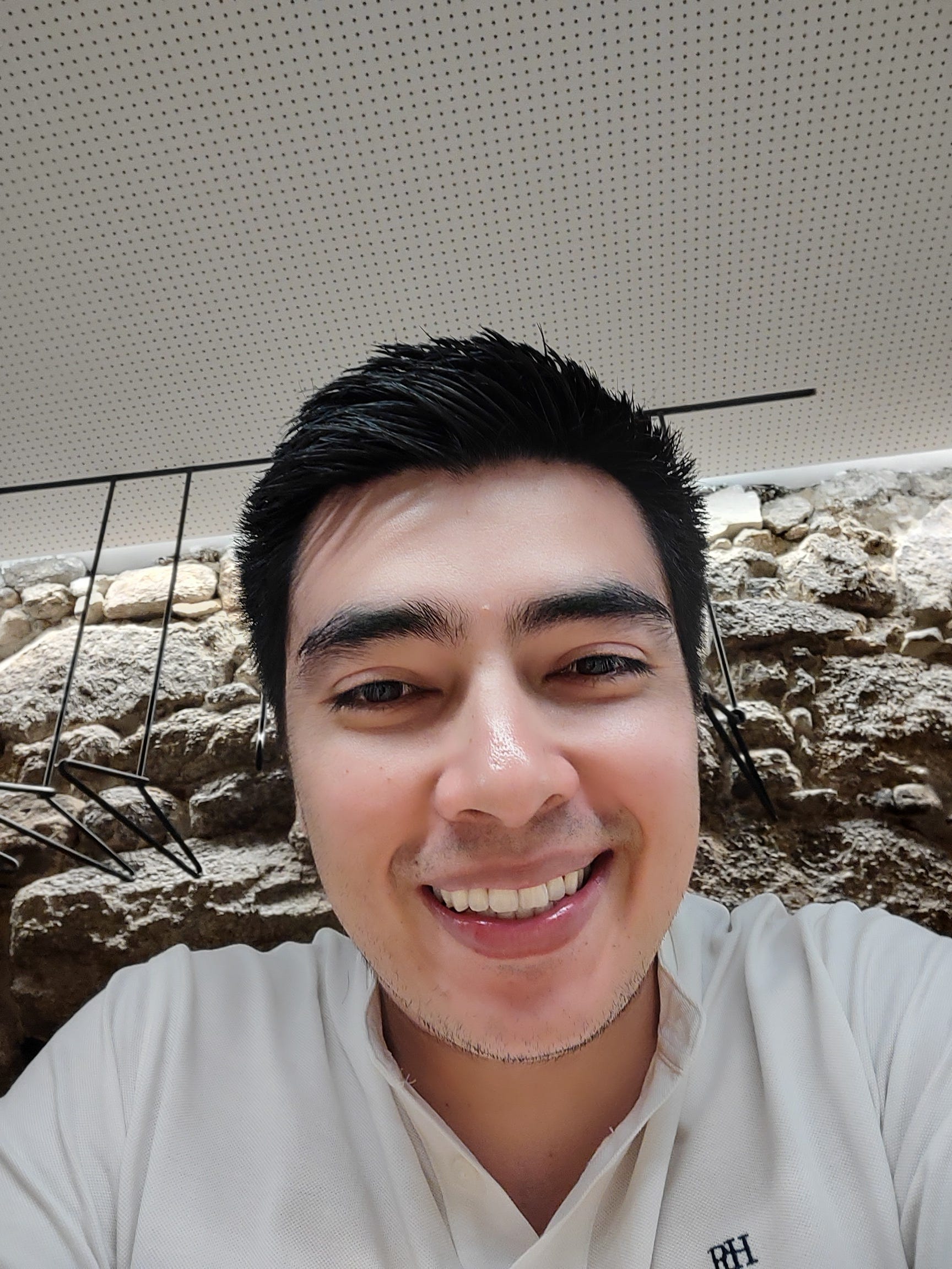 Carlos Giraldo – Medium