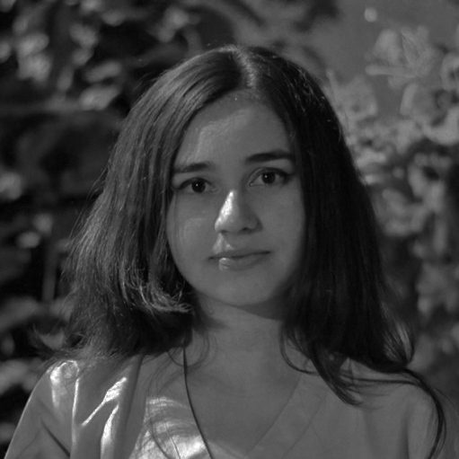 Fouzia Riaz – Medium