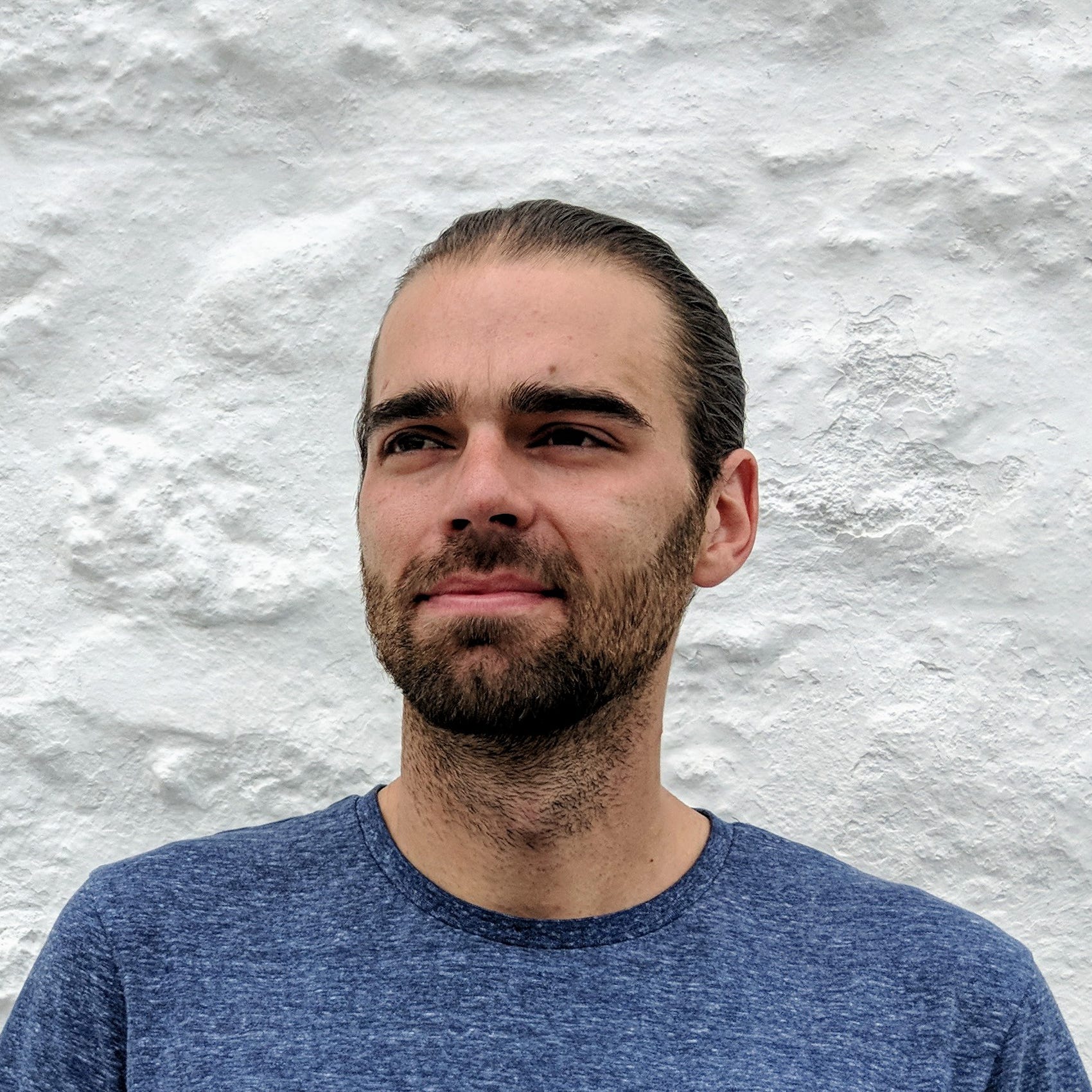 Tony Edwards – Medium