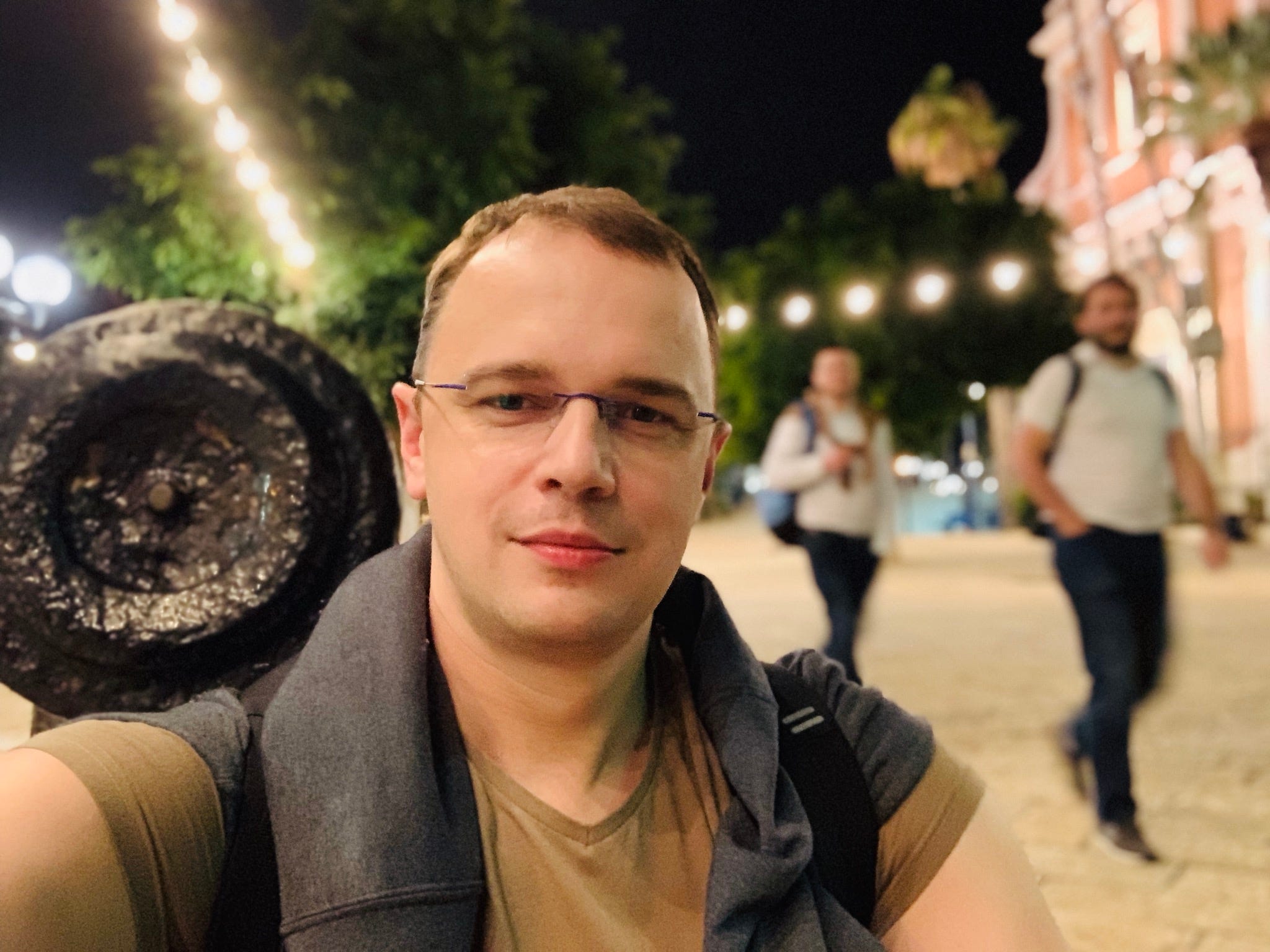 Roman Gromov – Medium