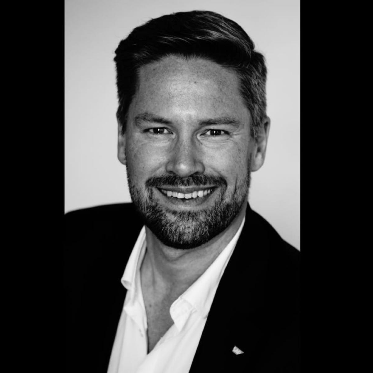 Phil Loewen – Medium