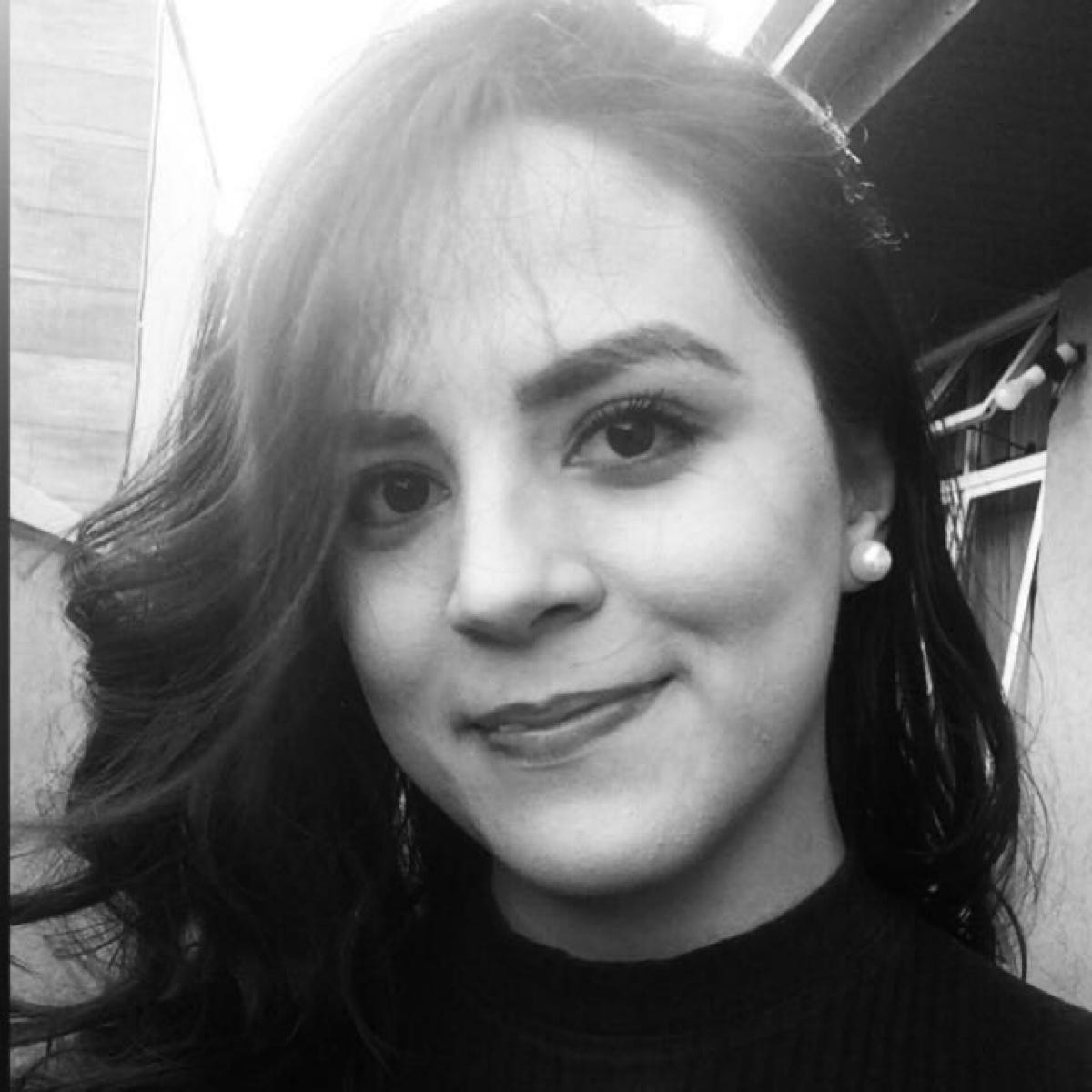 Paola Côrtes – Medium