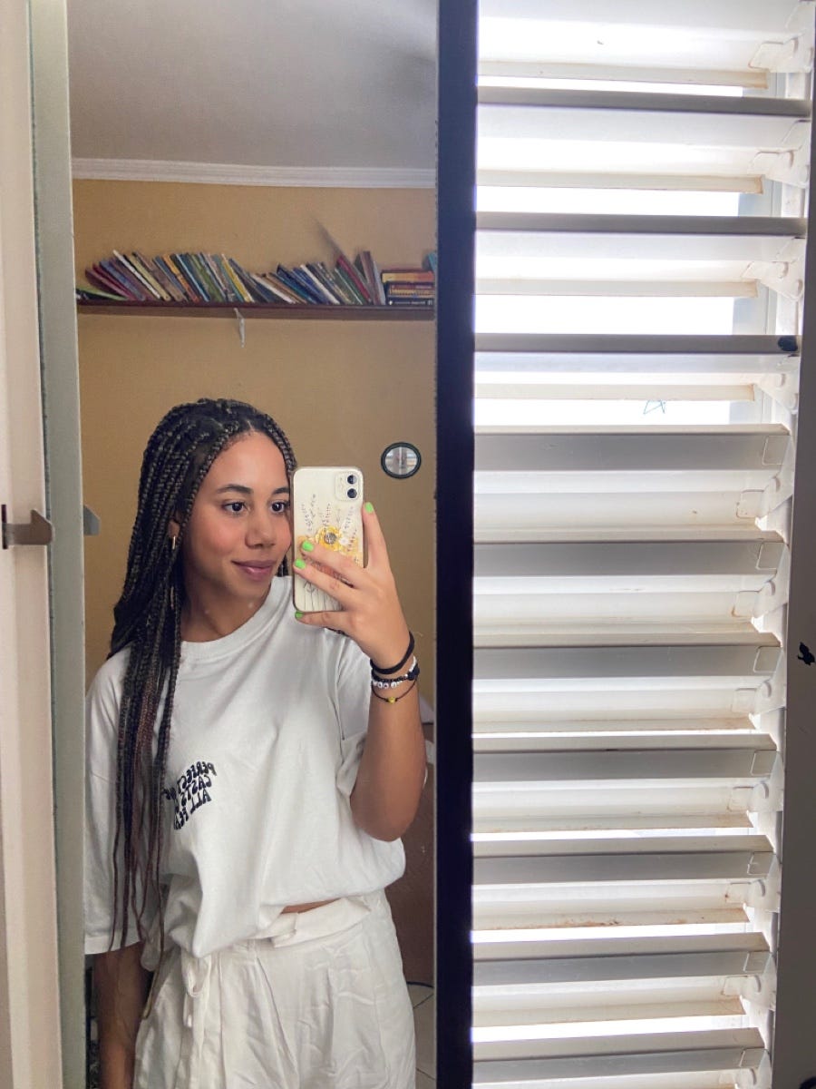 Larissa Alves Laureano – Medium