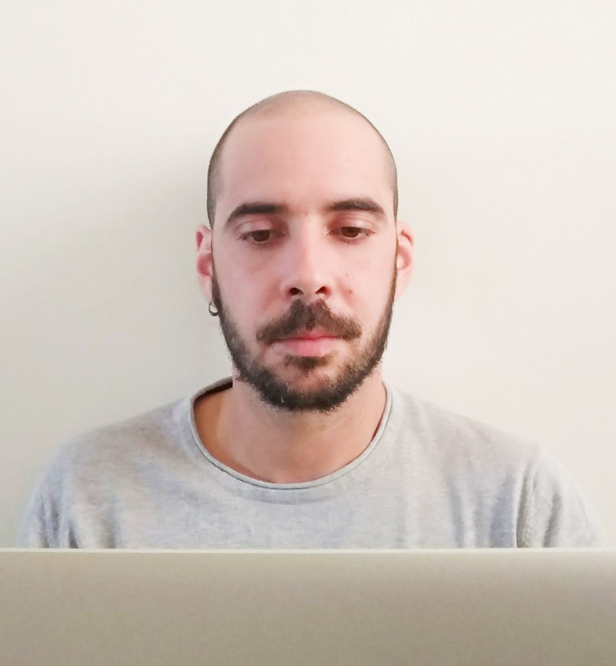 Pedro Almeida – Medium