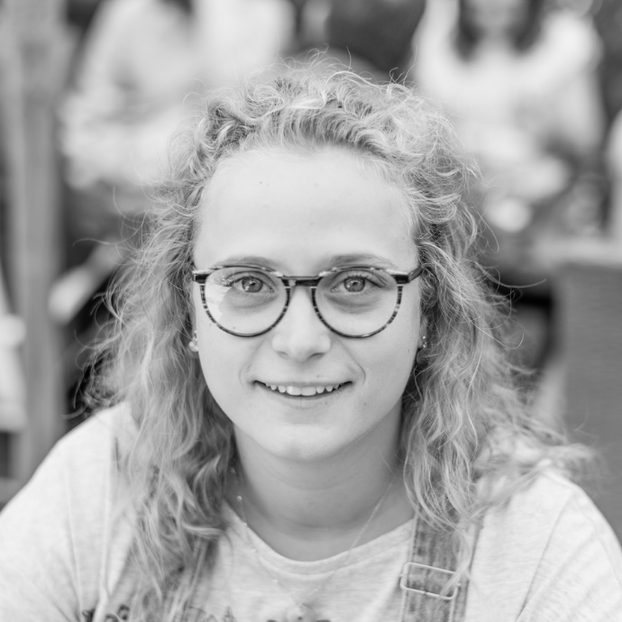 Jeanne Haltz – Medium