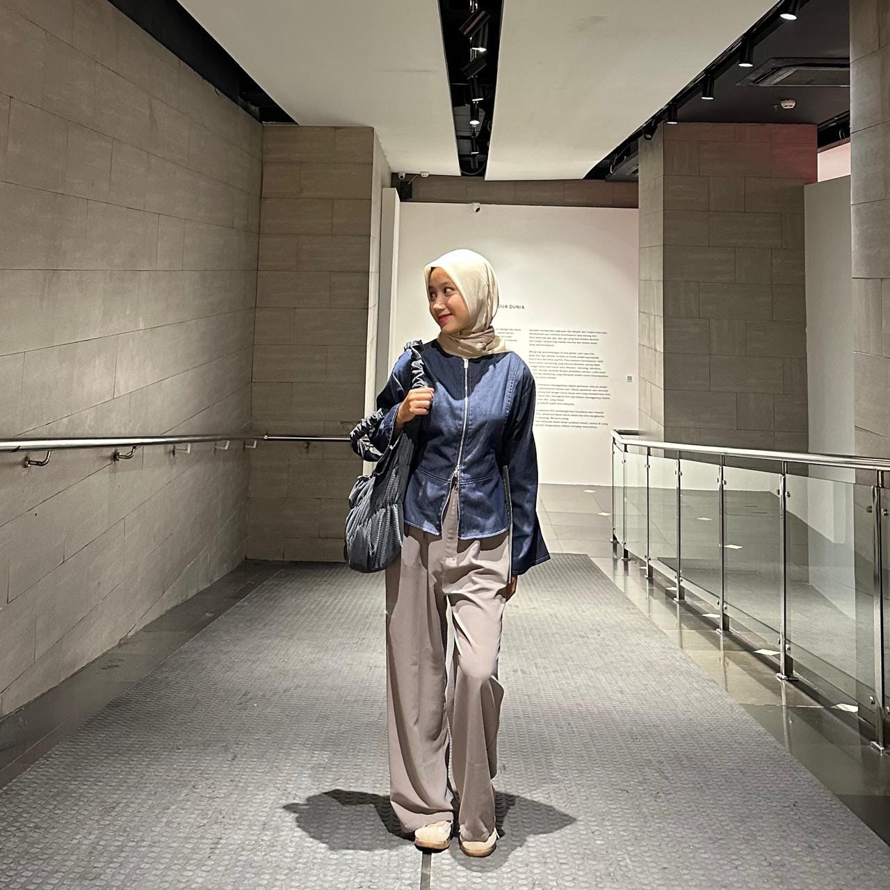 Vania Salma – Medium