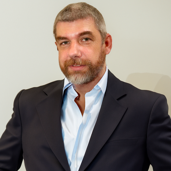 Cesar S. – Medium