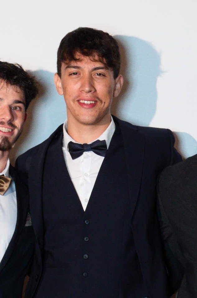 Hugo Seneque – Medium