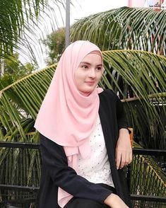 Ananda Cahyaningrum – Medium