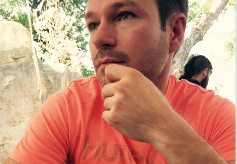 Kevin Chambers – Medium