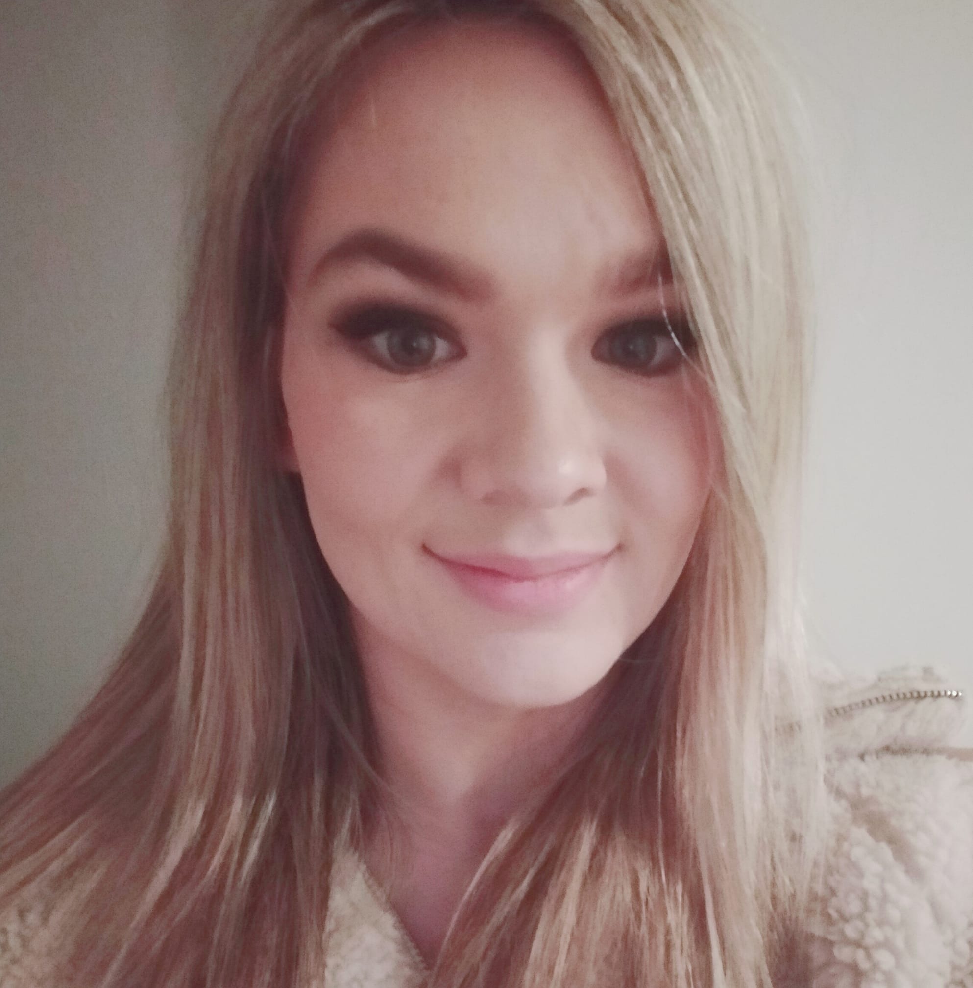 Kelly Henderson – Medium