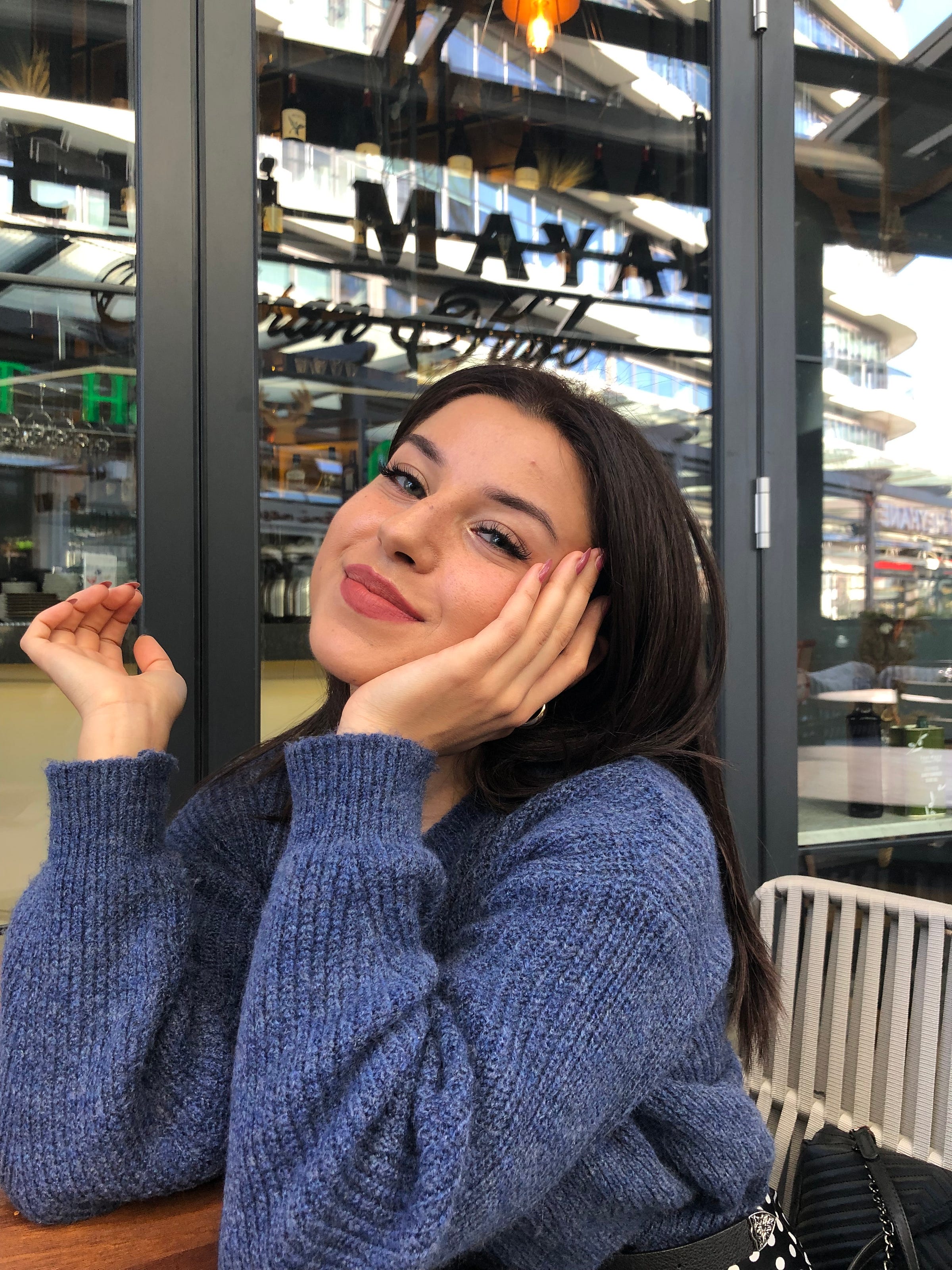 Ece Serin – Medium