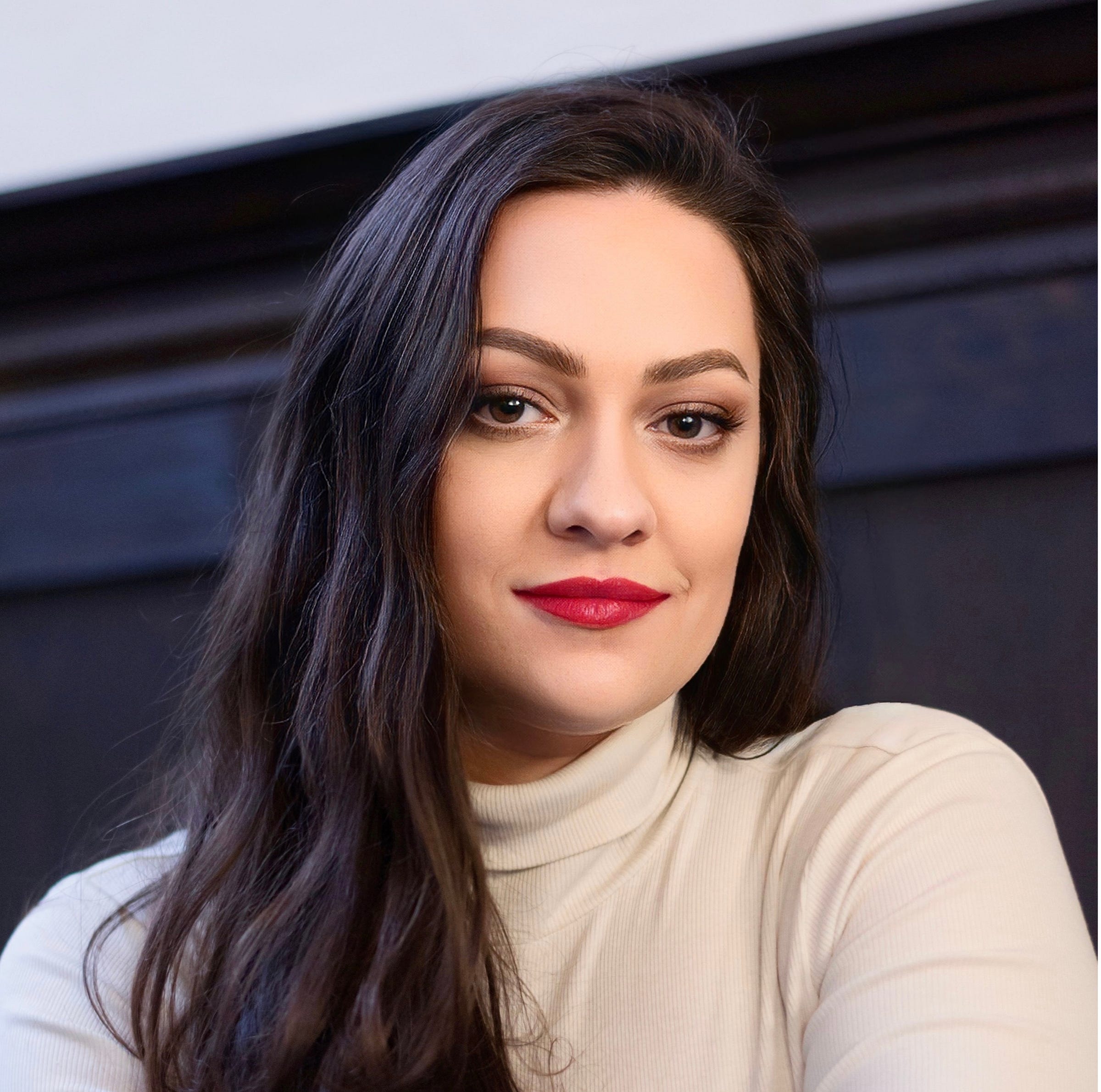 Elizabeth Tüzer – Medium