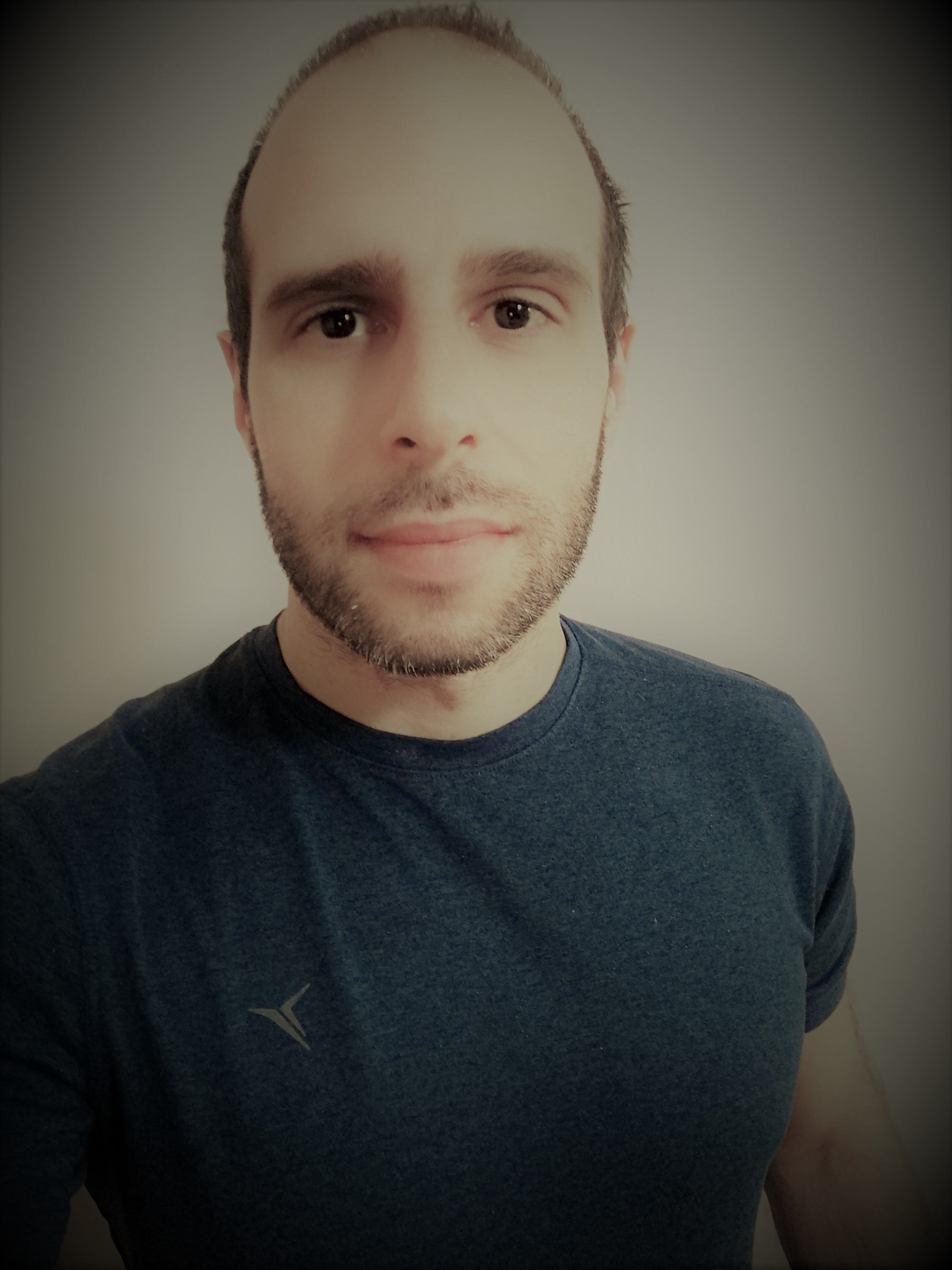 Andrés Lozada – Medium