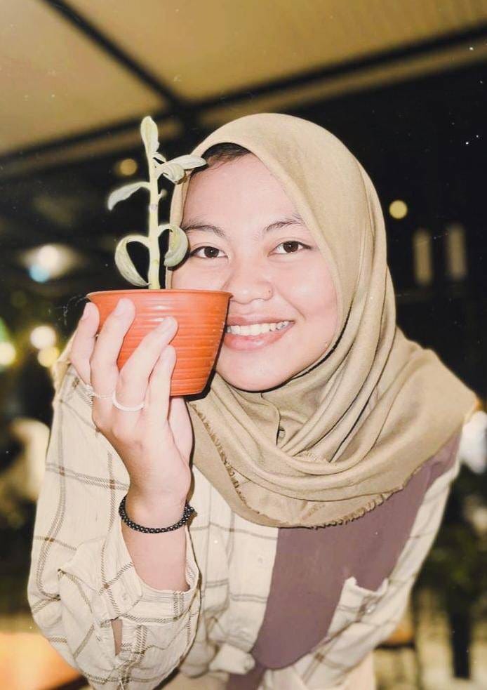 Petrina prada Ardelia – Medium