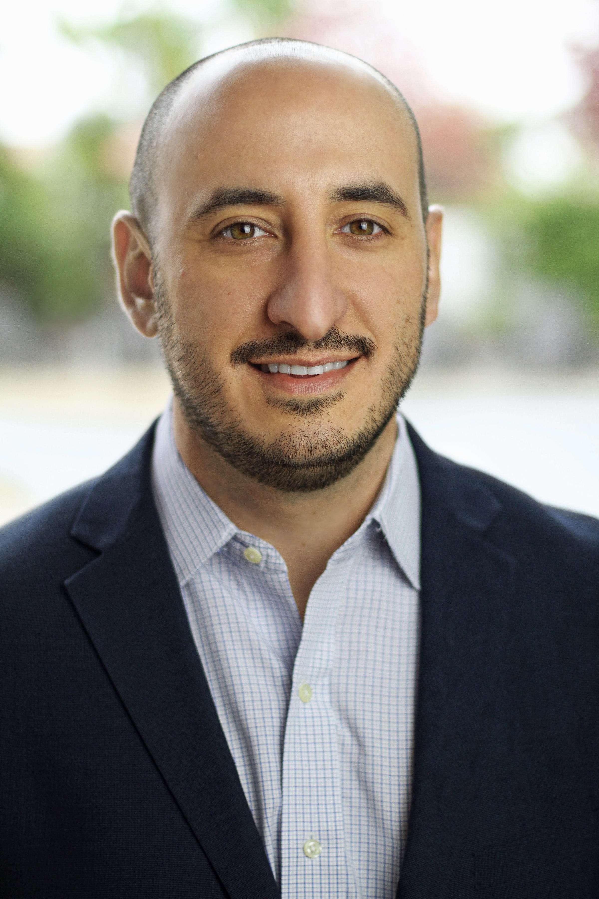Chris Ricciuti – Medium