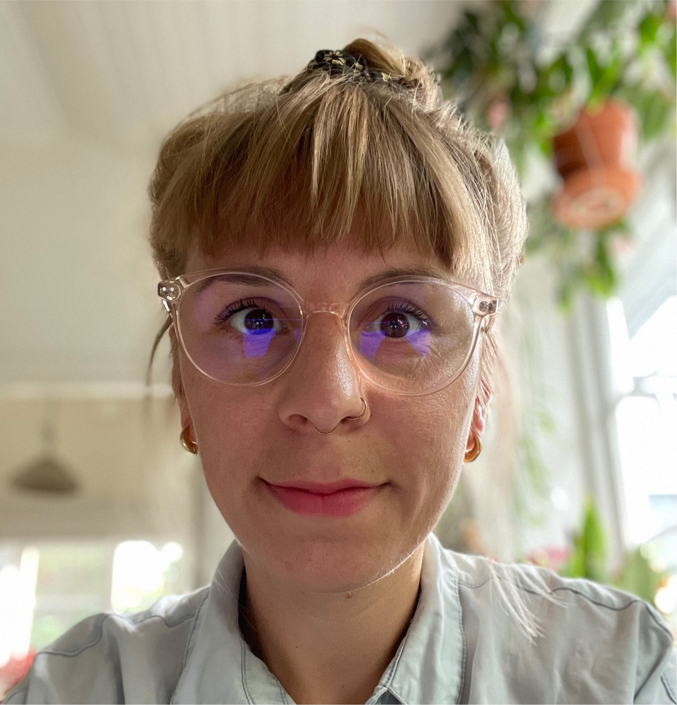 Anna Reuber – Medium