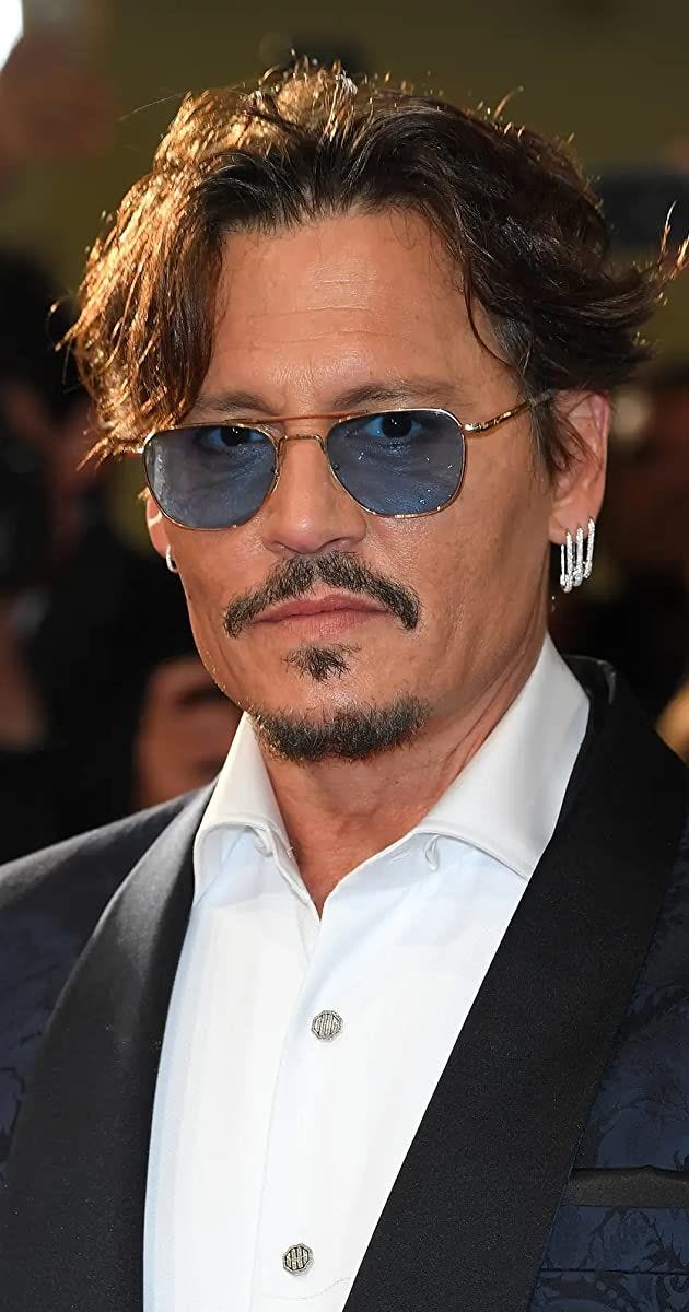 Johnny Christopher Depp – Medium