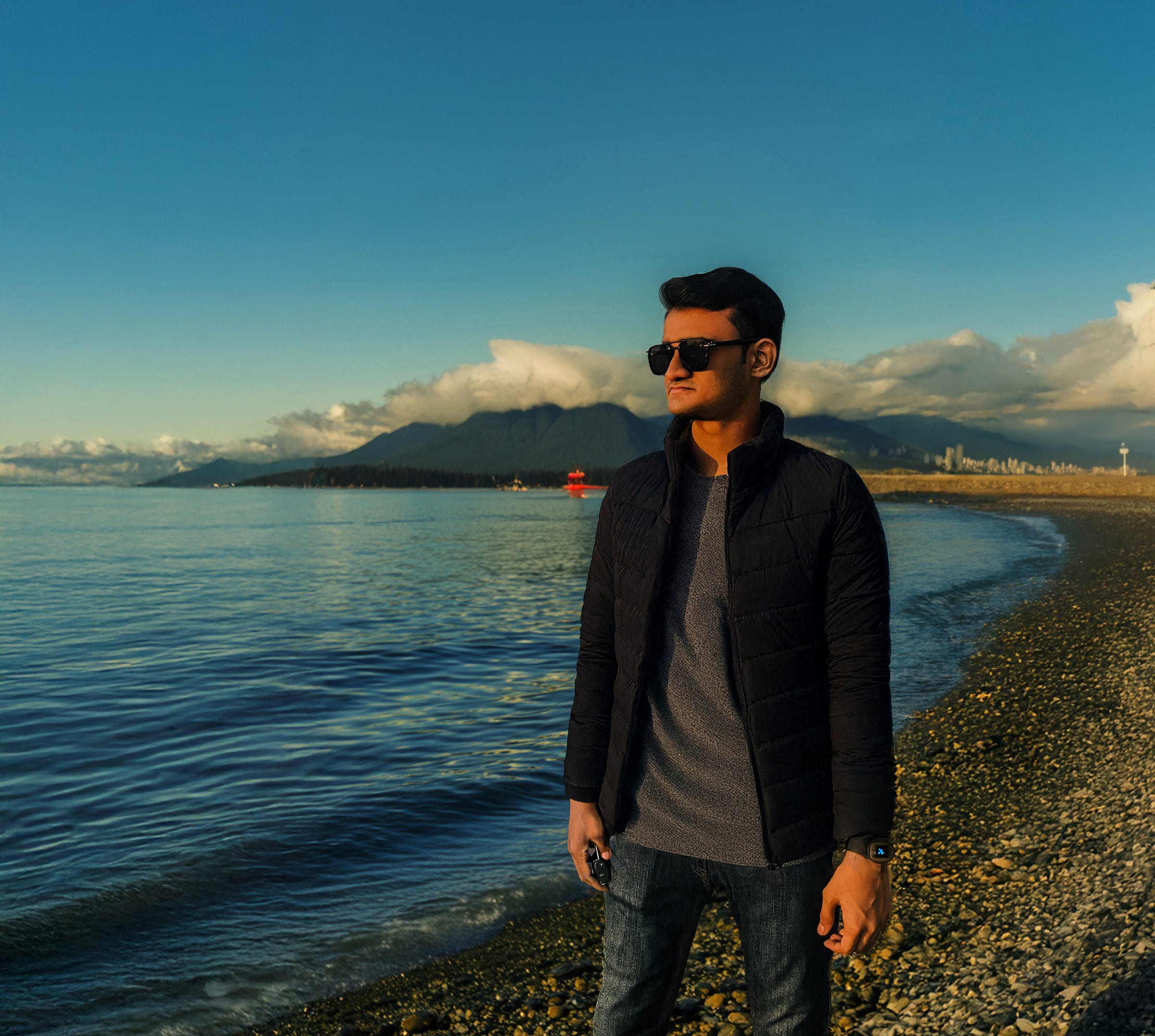 Khan Yasin – Medium