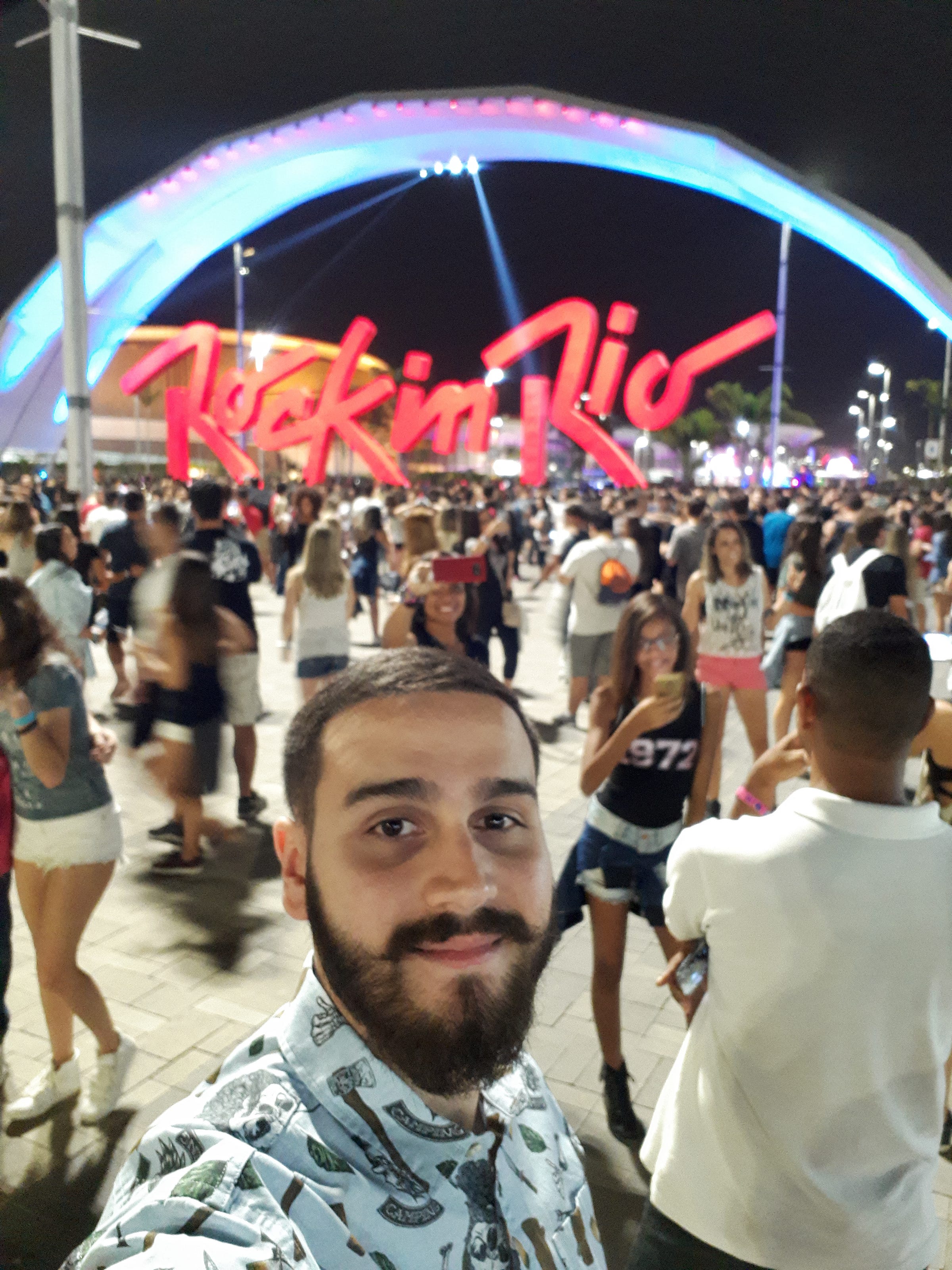 Gustavo Salazar – Medium
