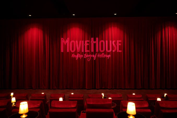 Movie House – Medium