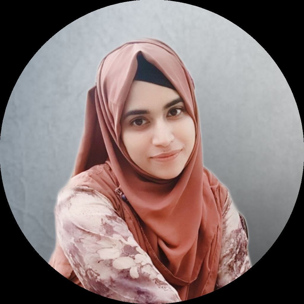 Farah Akhi Medium