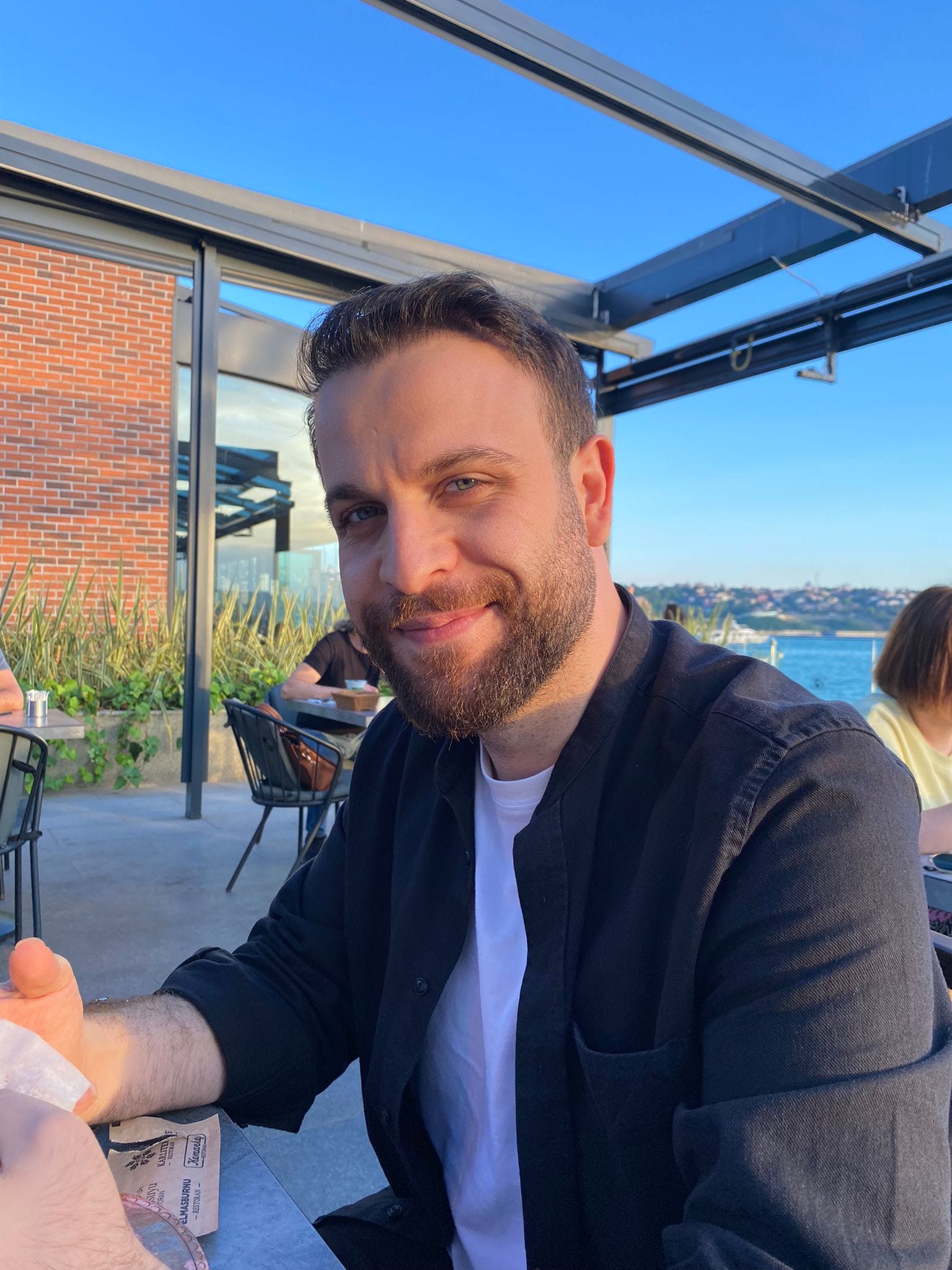 Halil İbrahim Ayhan – Medium