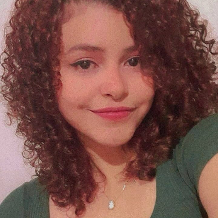 Bianca Almeida – Medium