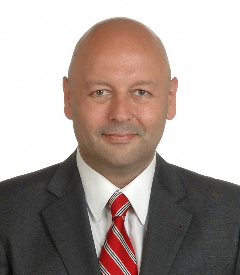 Engin YAYLI – Medium
