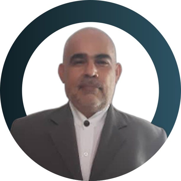 Miguel Duque Peluzzo – Medium