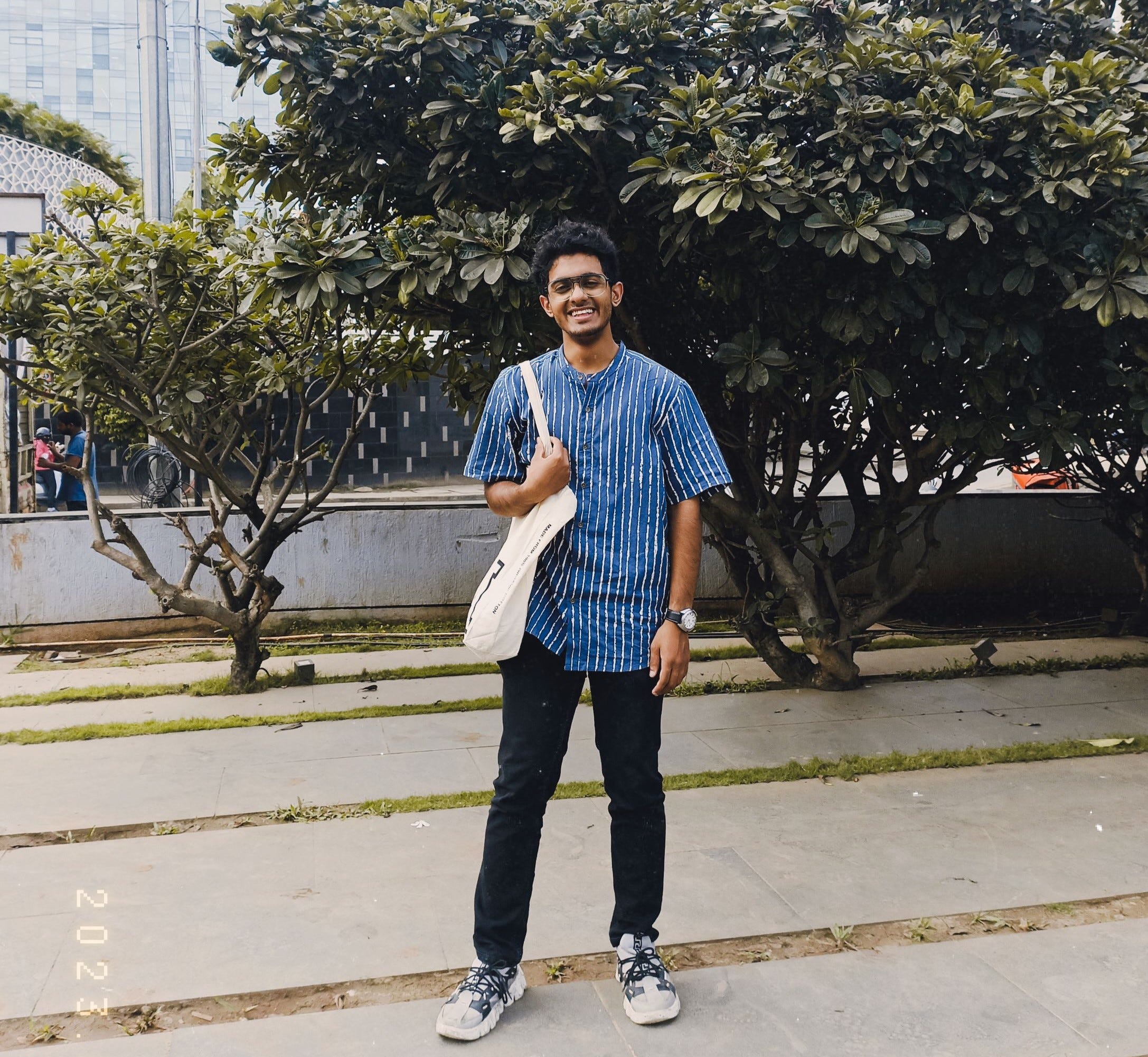 Aaron Thomas – Medium