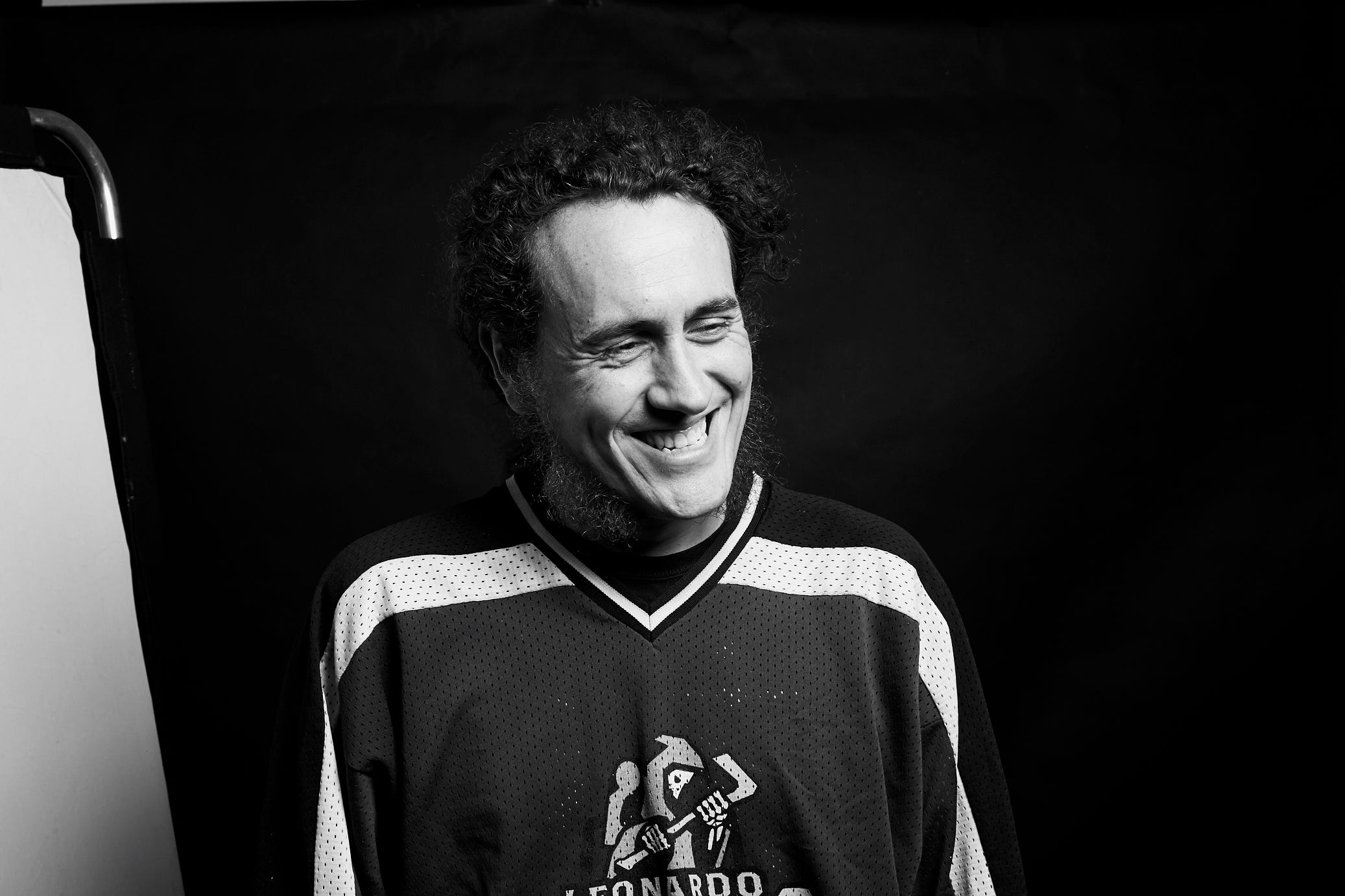 Dominic Pearce – Medium