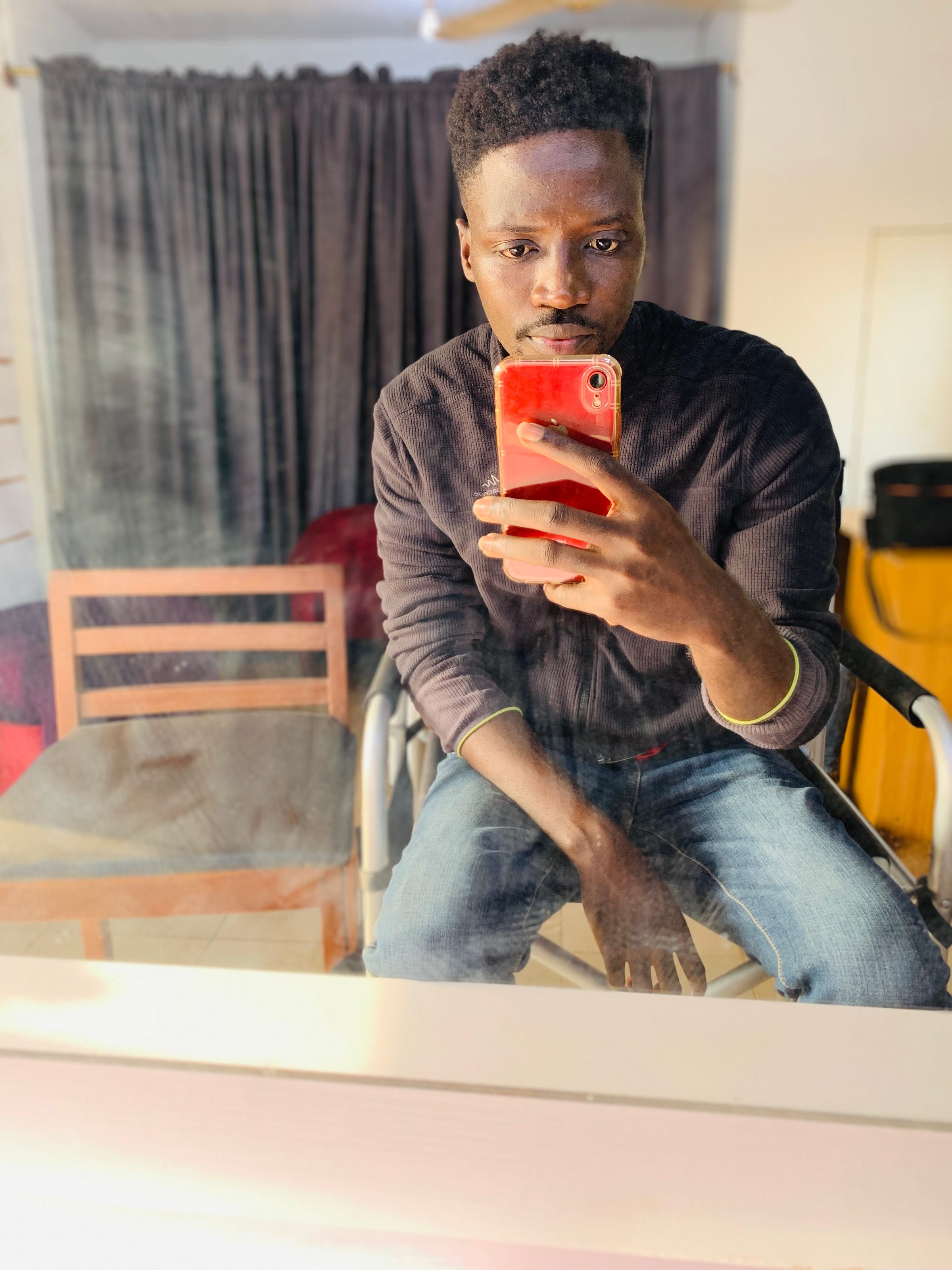 Taiwo Tobi Oyekan – Medium