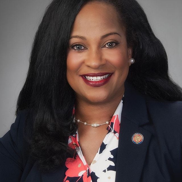 Janet Kelly – Medium