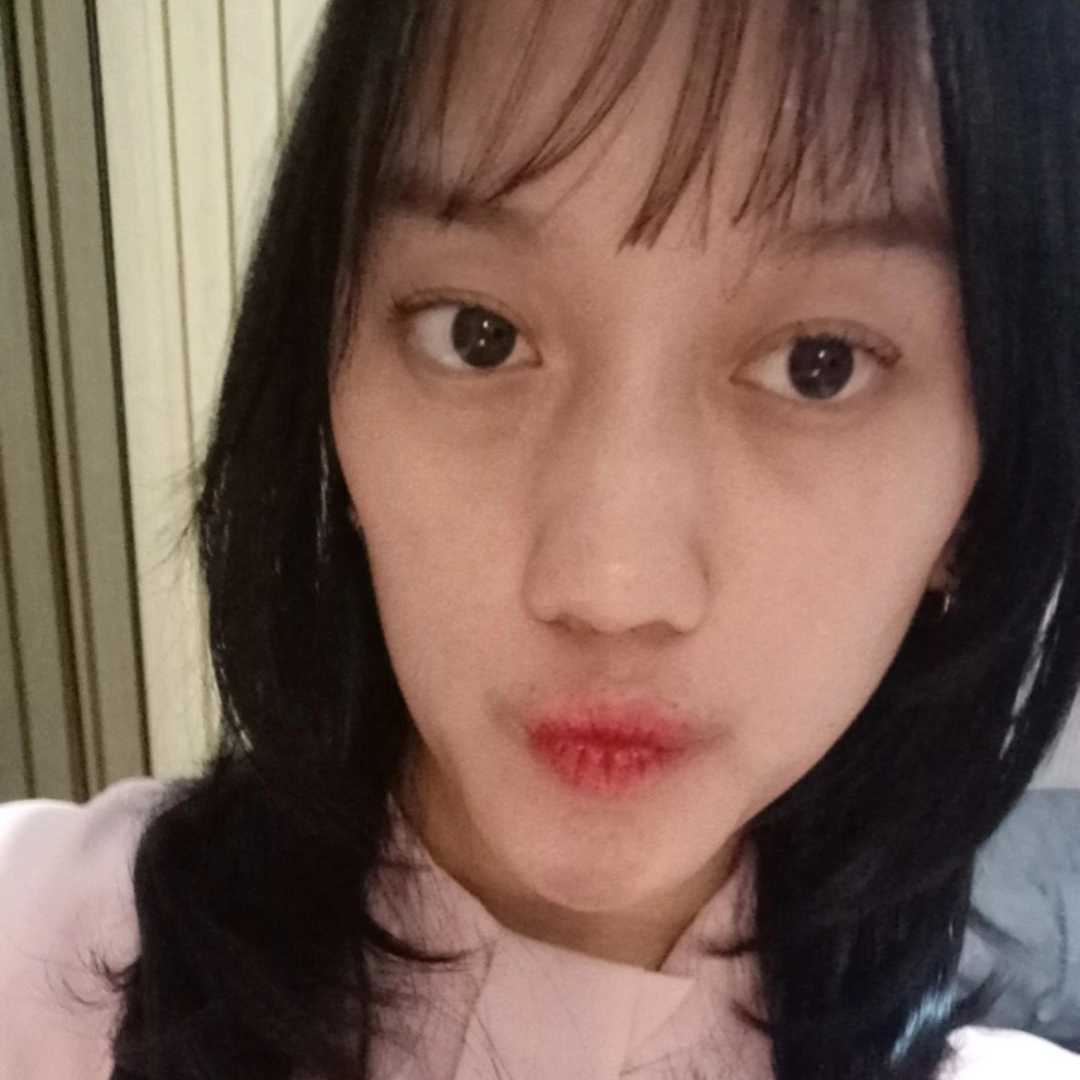 Raisa Fadhila Yovi – Medium