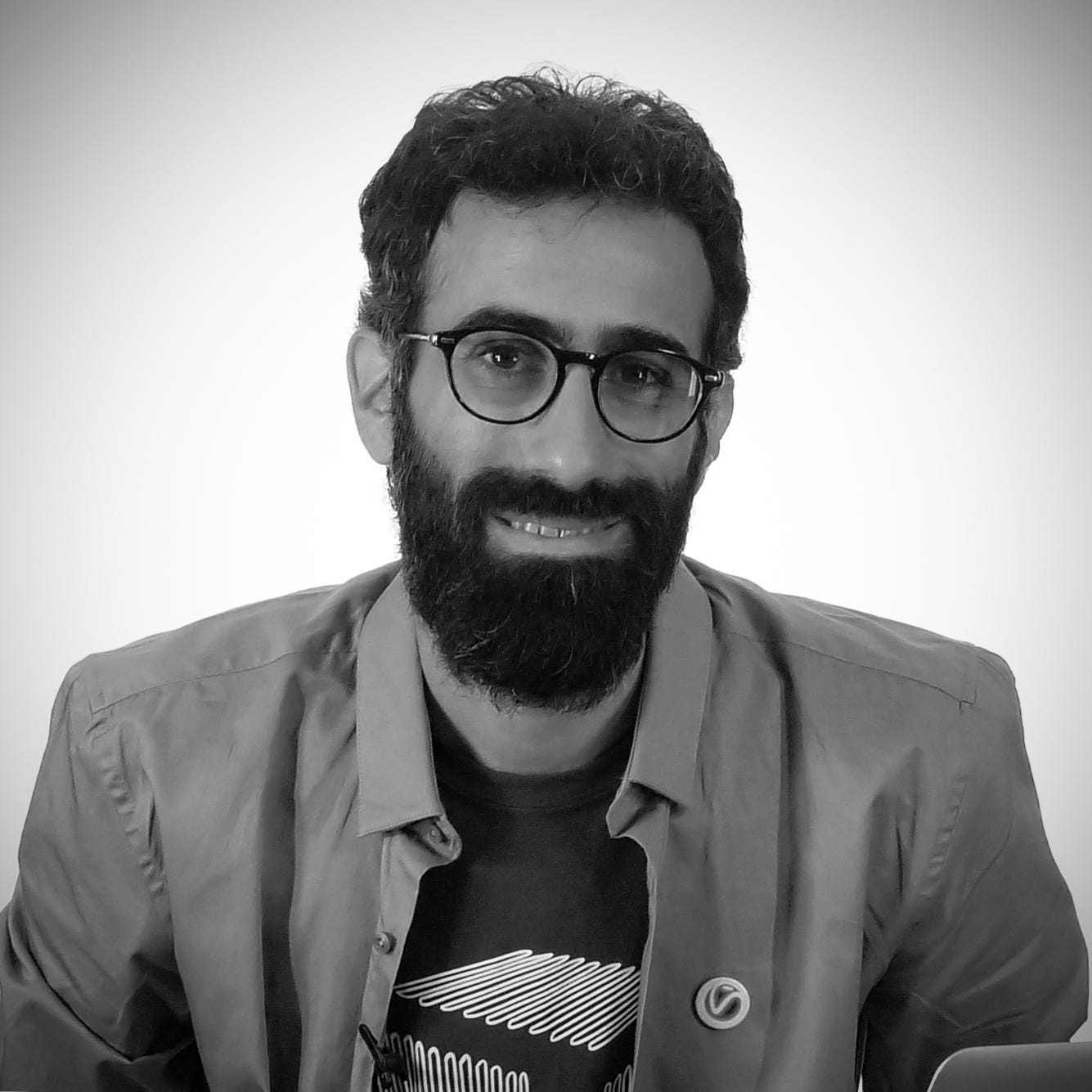 Moshe Shemesh – Medium