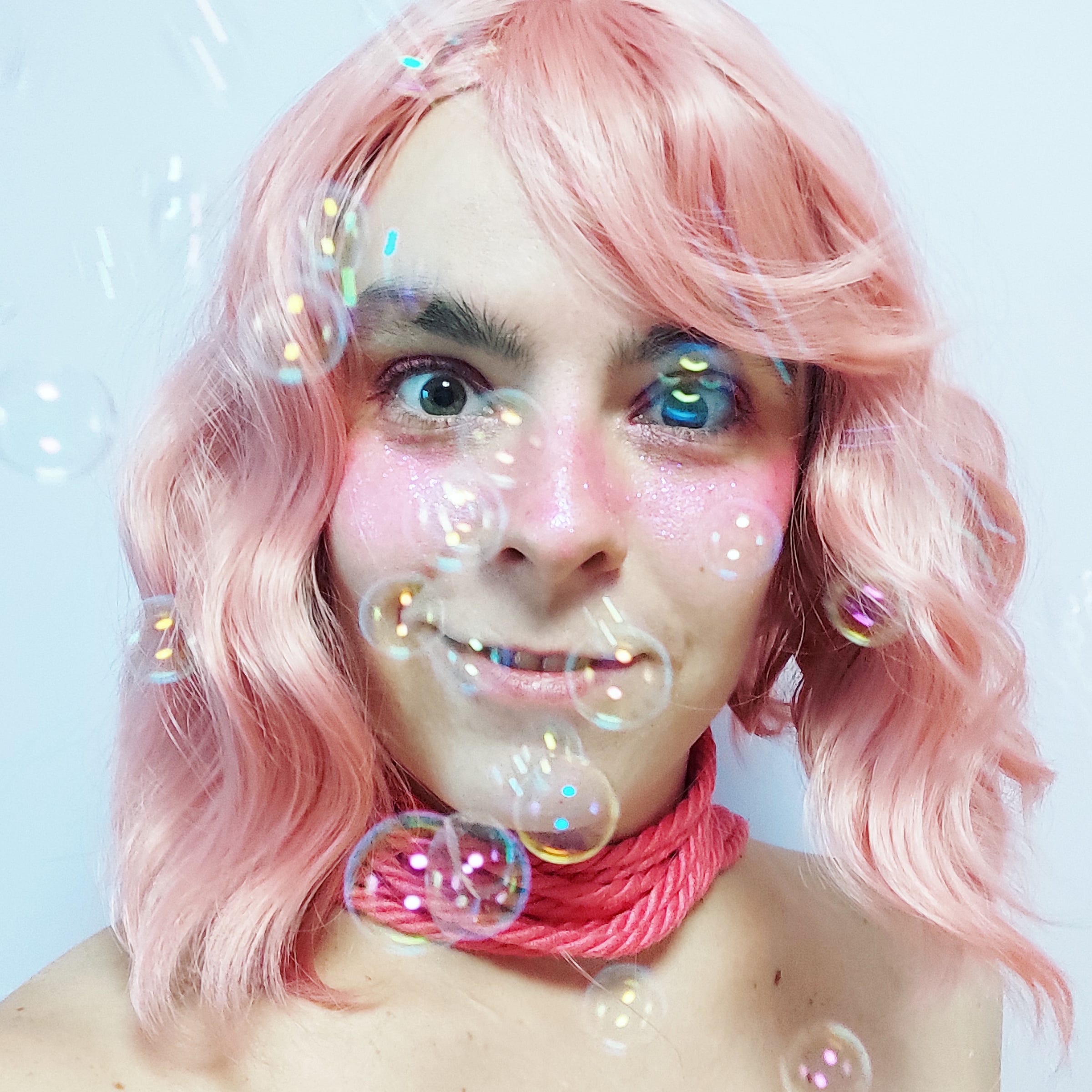 Julia Sol – Medium