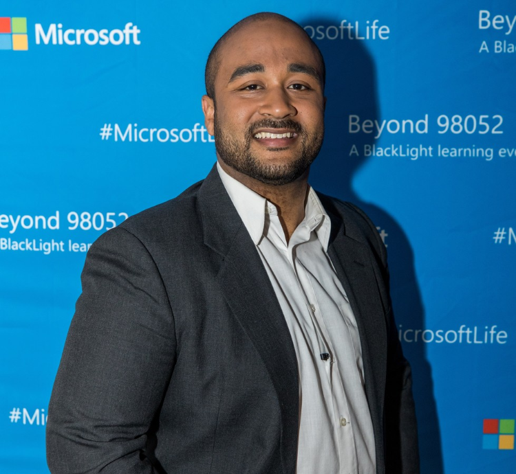 Anthony Clay – Medium