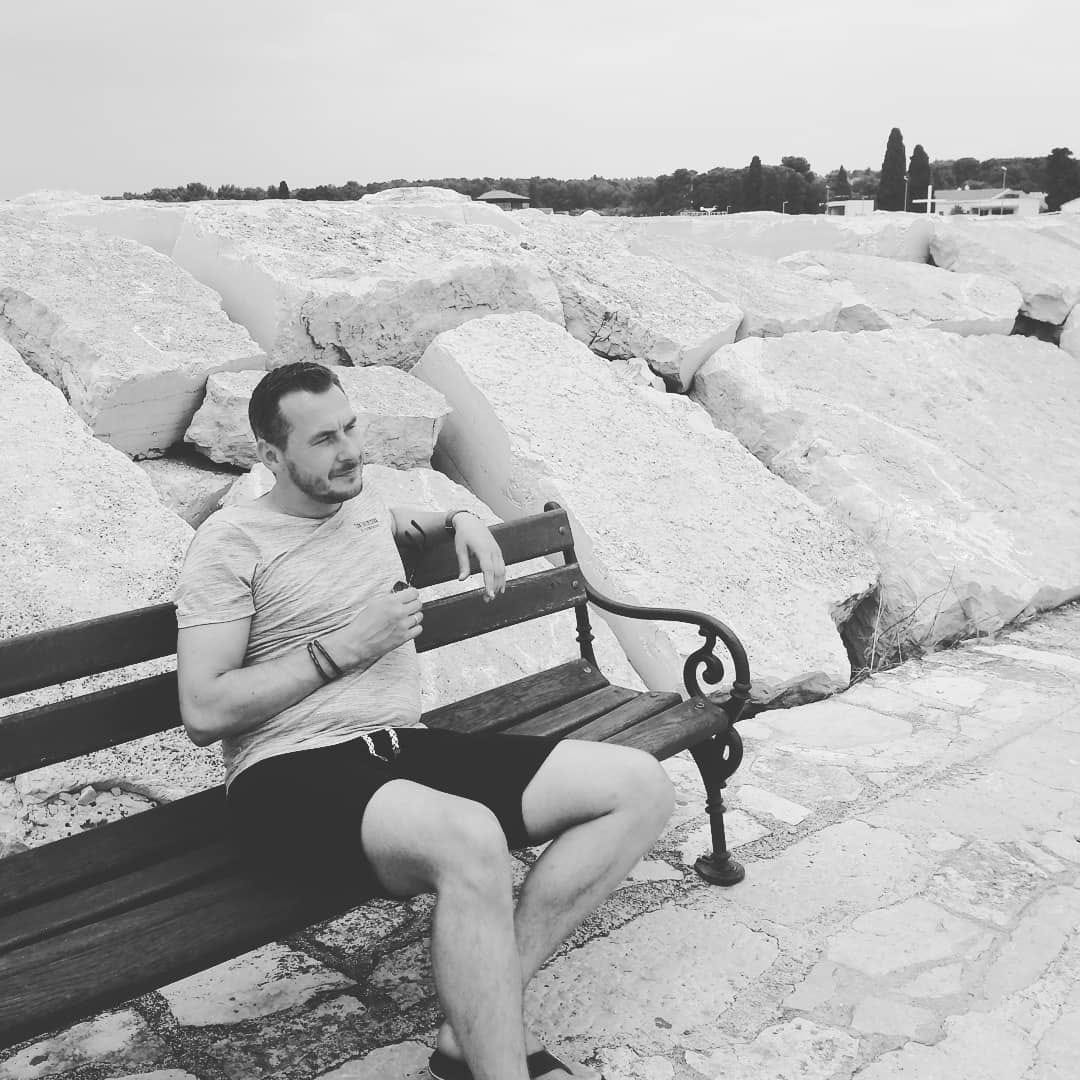 Tomek Prentki – Medium