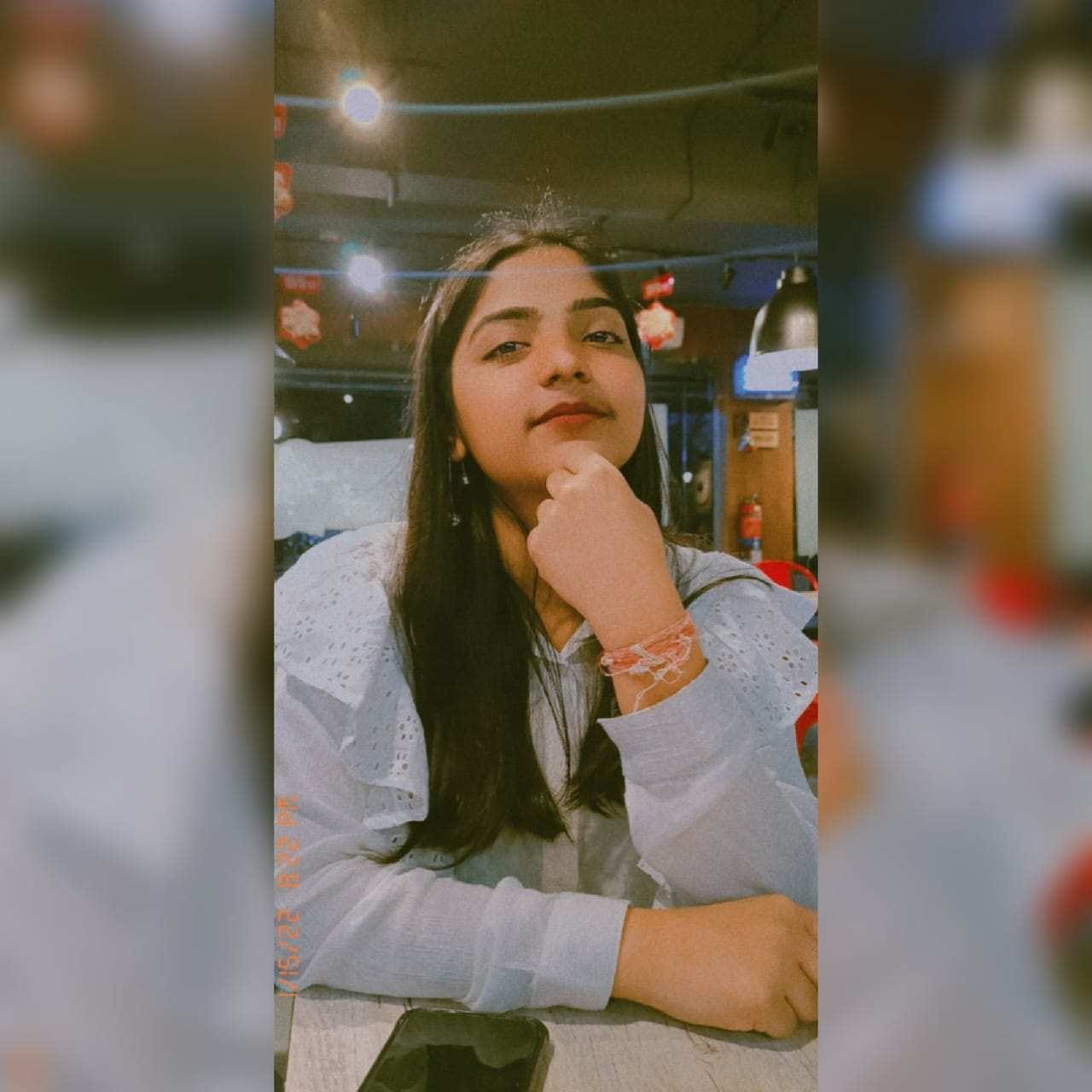 Shruti tripathi – Medium