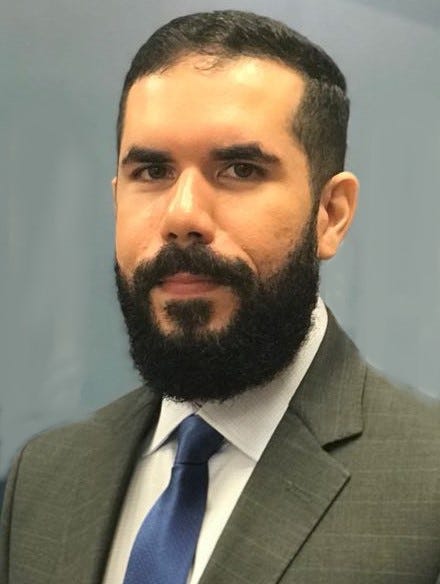 Daniel Caires – Medium