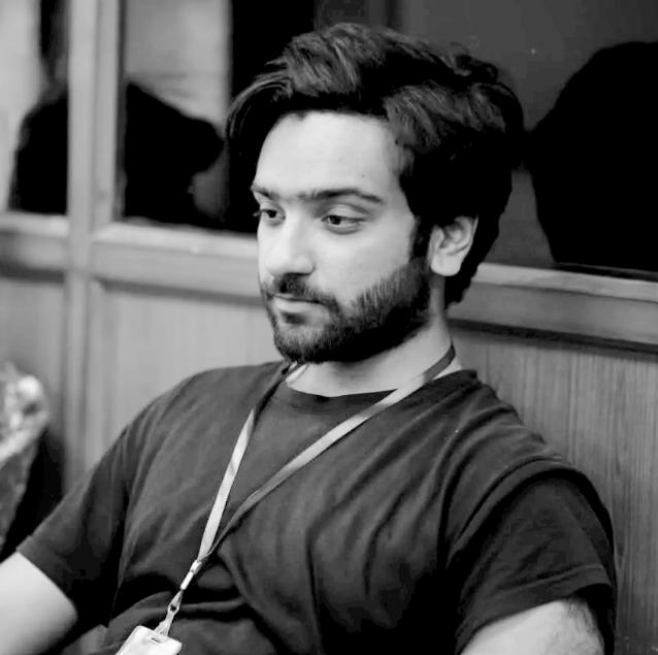 Zakee Qureshi – Medium